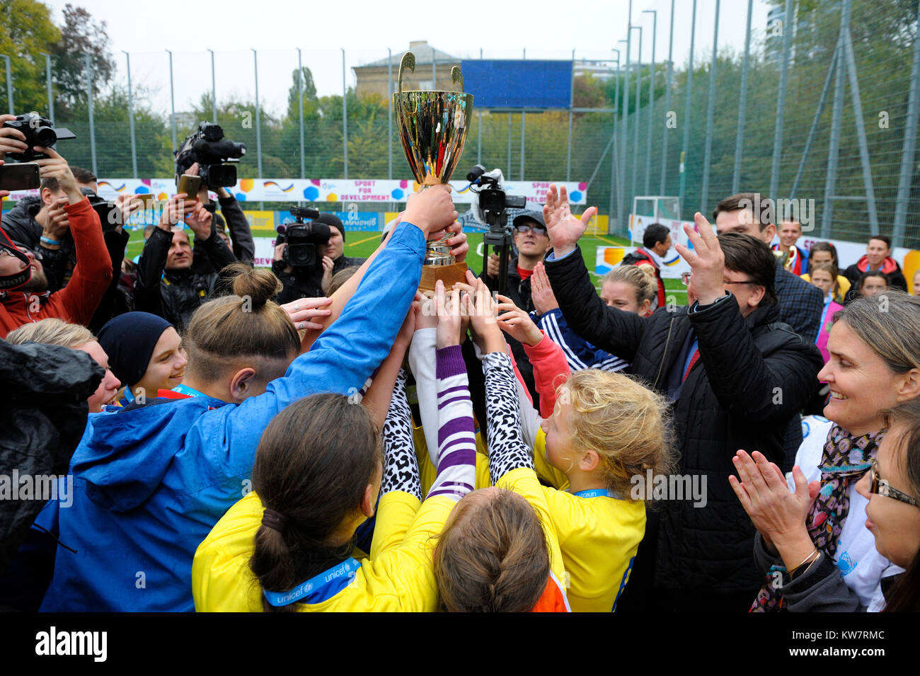 Girls football team claims victory. Football Girls Ukraine Cup «EmPower ...