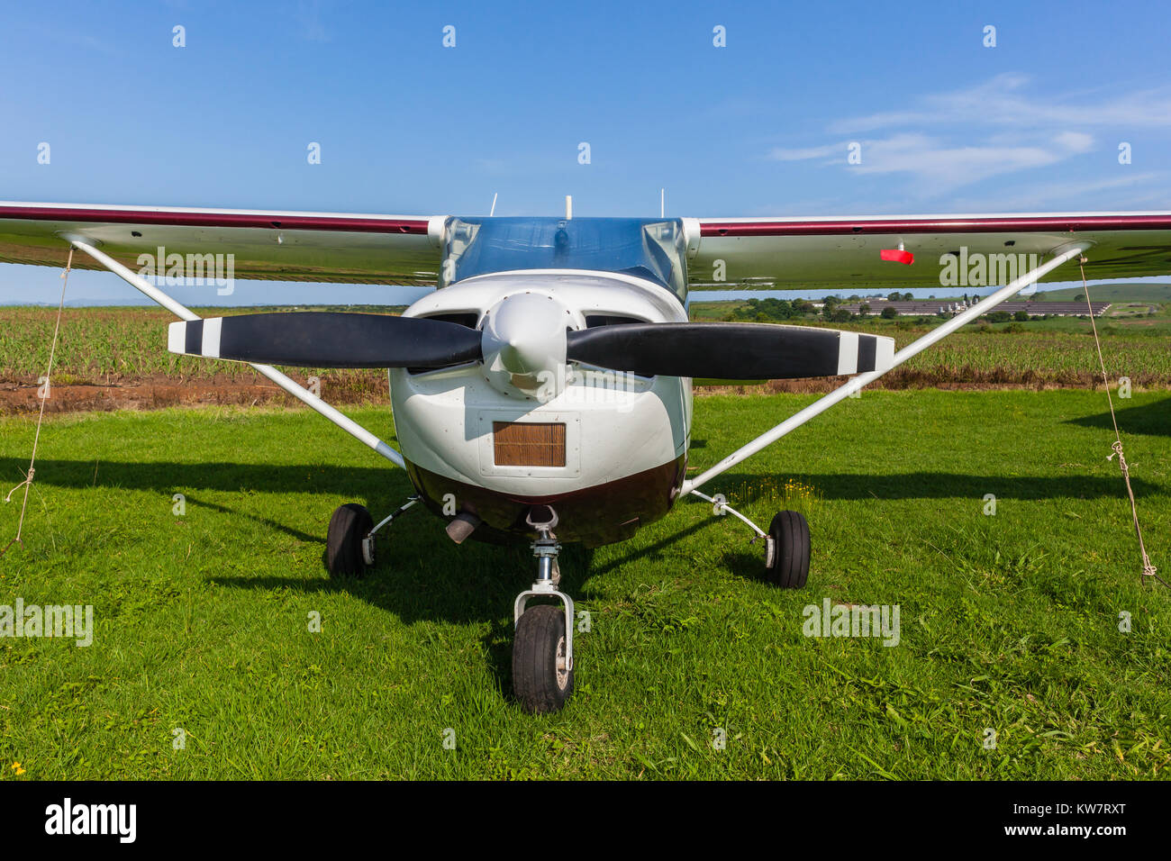 Closeup aircraft wings hi-res stock photography and images - Alamy