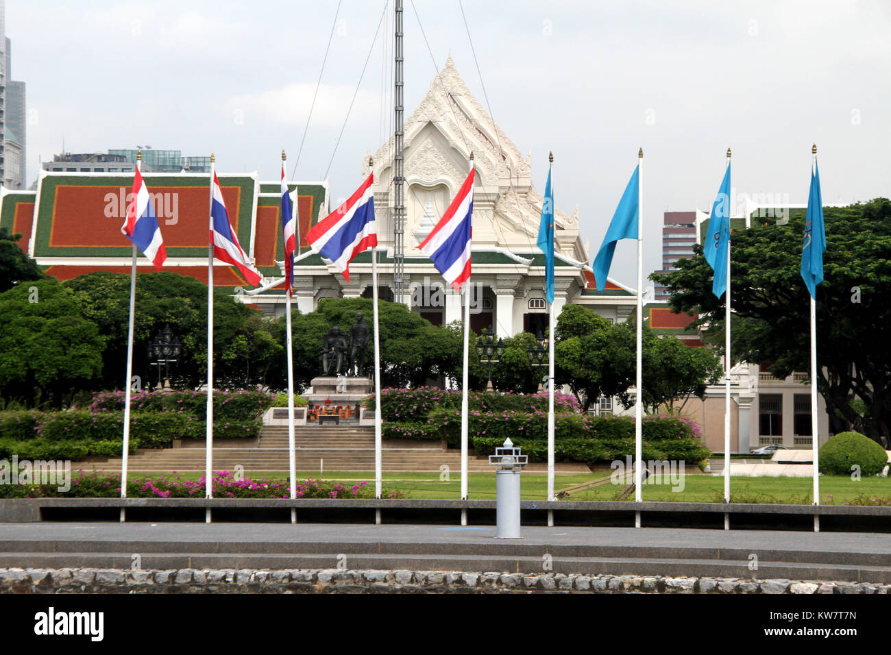 Thai university building hi-res stock photography and images - Alamy