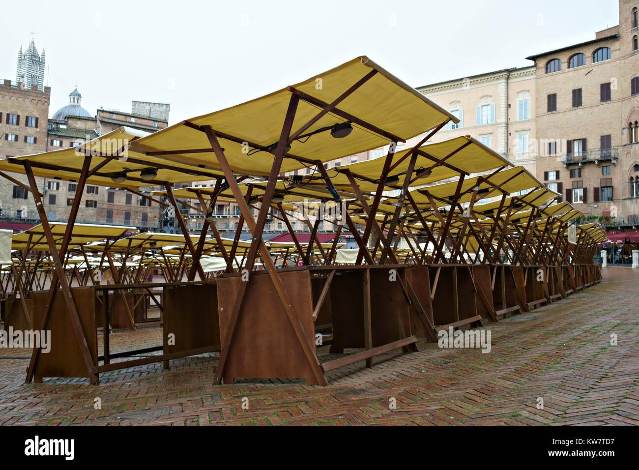 Stall stalls booth booths market stand hi-res stock photography and ...