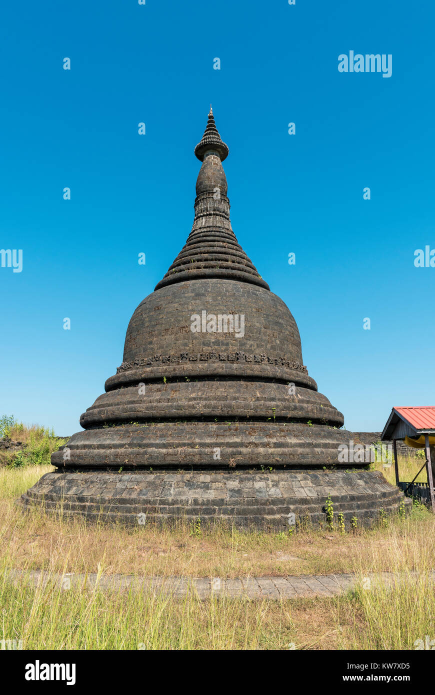 The main stupa of Koe Thaung (Kothaung) Pagoda, Mrauk U, Burma (Myanmar ...