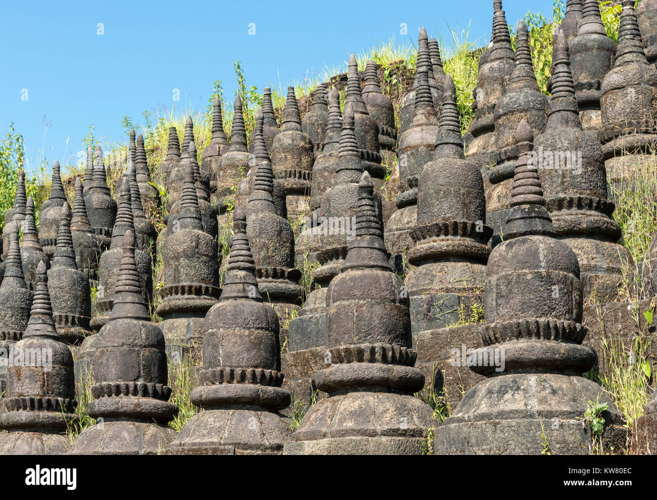 Koe Thaung (Kothaung) Pagoda, Mrauk U, Burma (Myanmar Stock Photo - Alamy