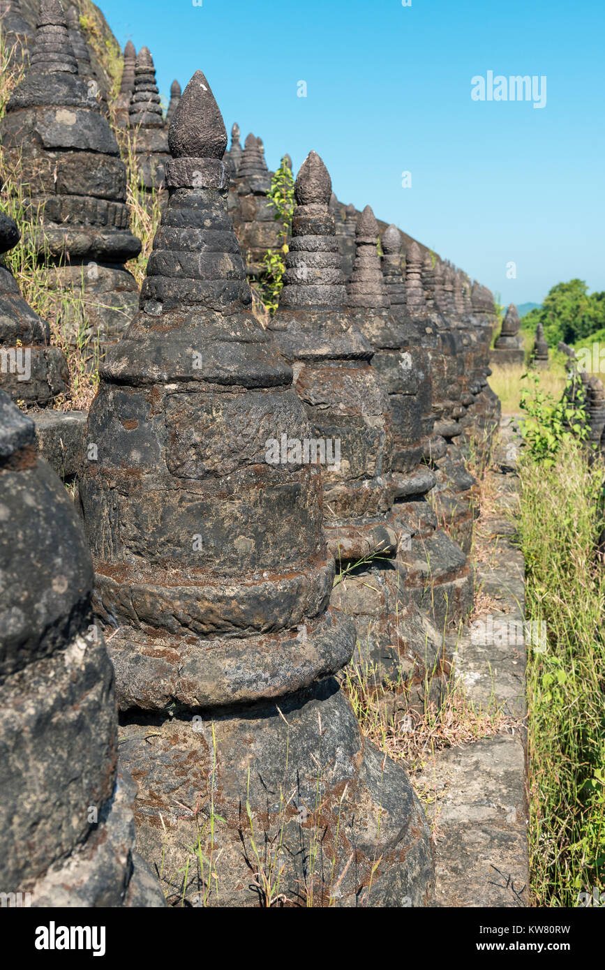 Koe Thaung (Kothaung) Pagoda, Mrauk U, Burma (Myanmar Stock Photo - Alamy