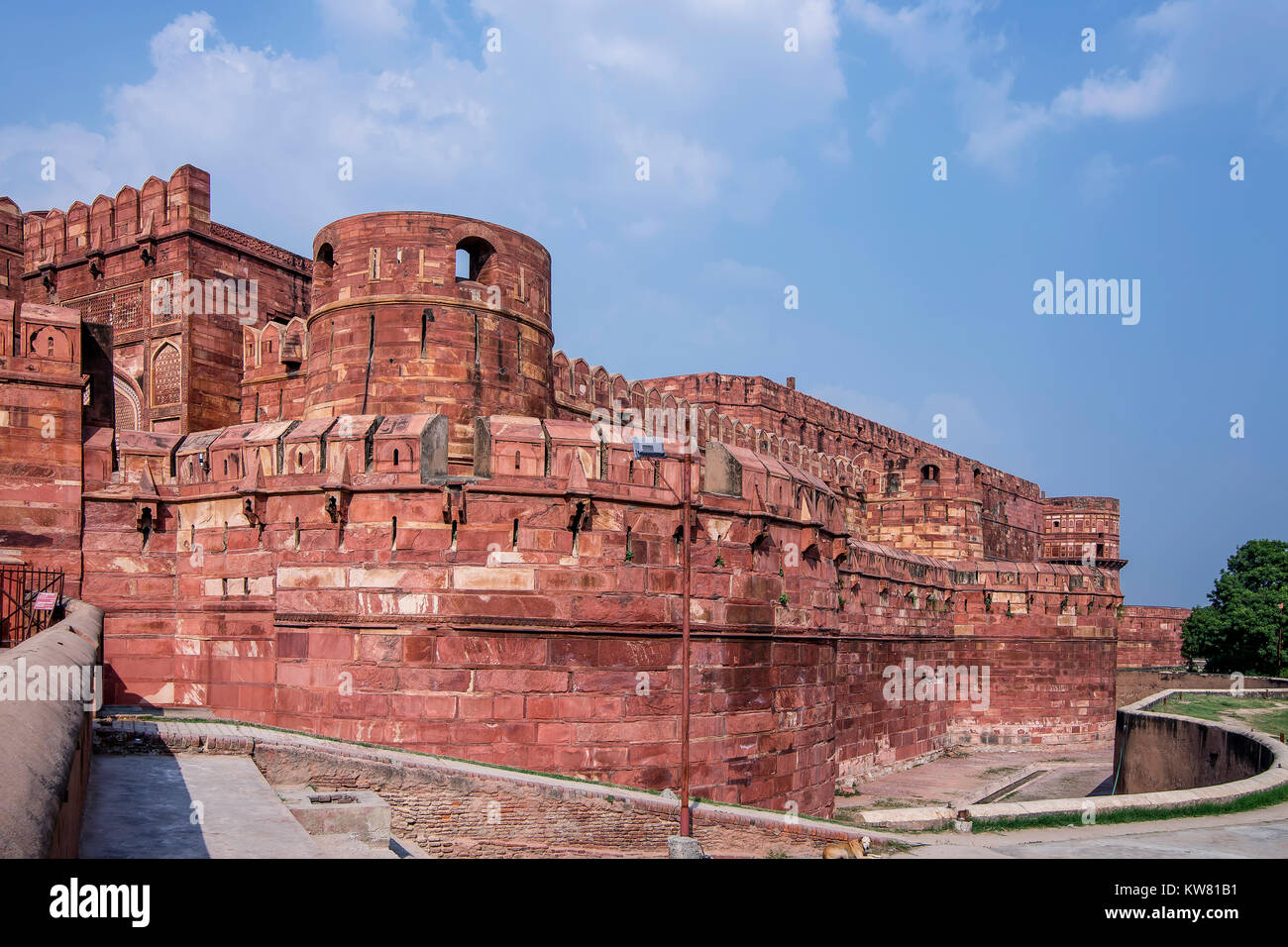The walls of Agra Fort, Agra, Uttar Pradesh, India Stock Photo - Alamy