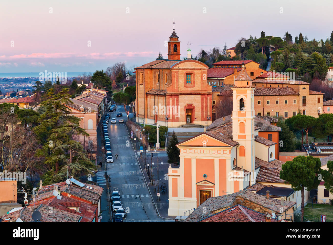 Italian country churches hi-res stock photography and images - Alamy