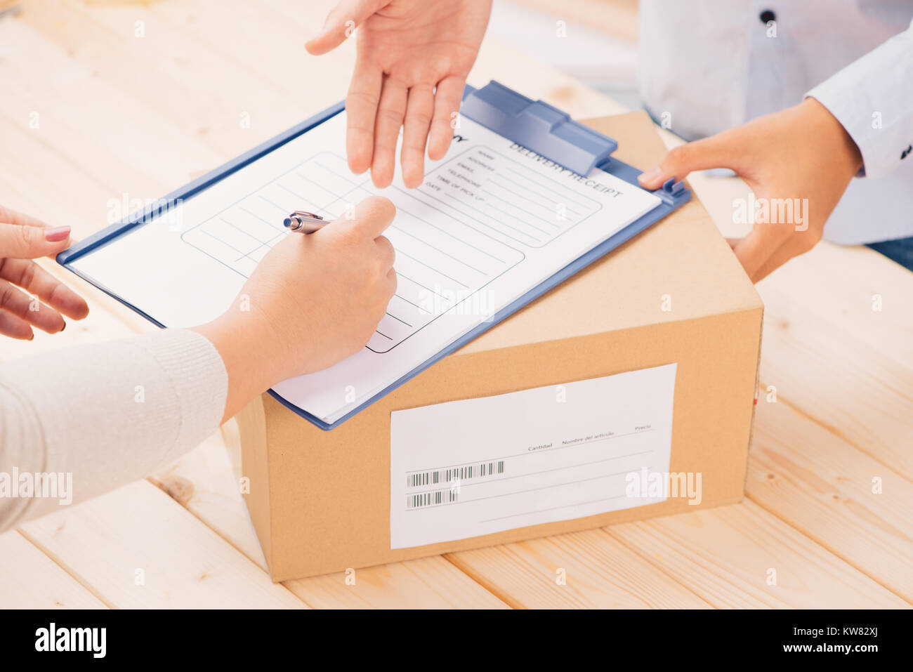 Signing Up For Receipt High Resolution Stock Photography and Images - Alamy