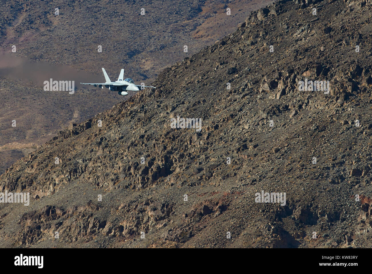 Hornet fighter jet flying hi-res stock photography and images - Alamy