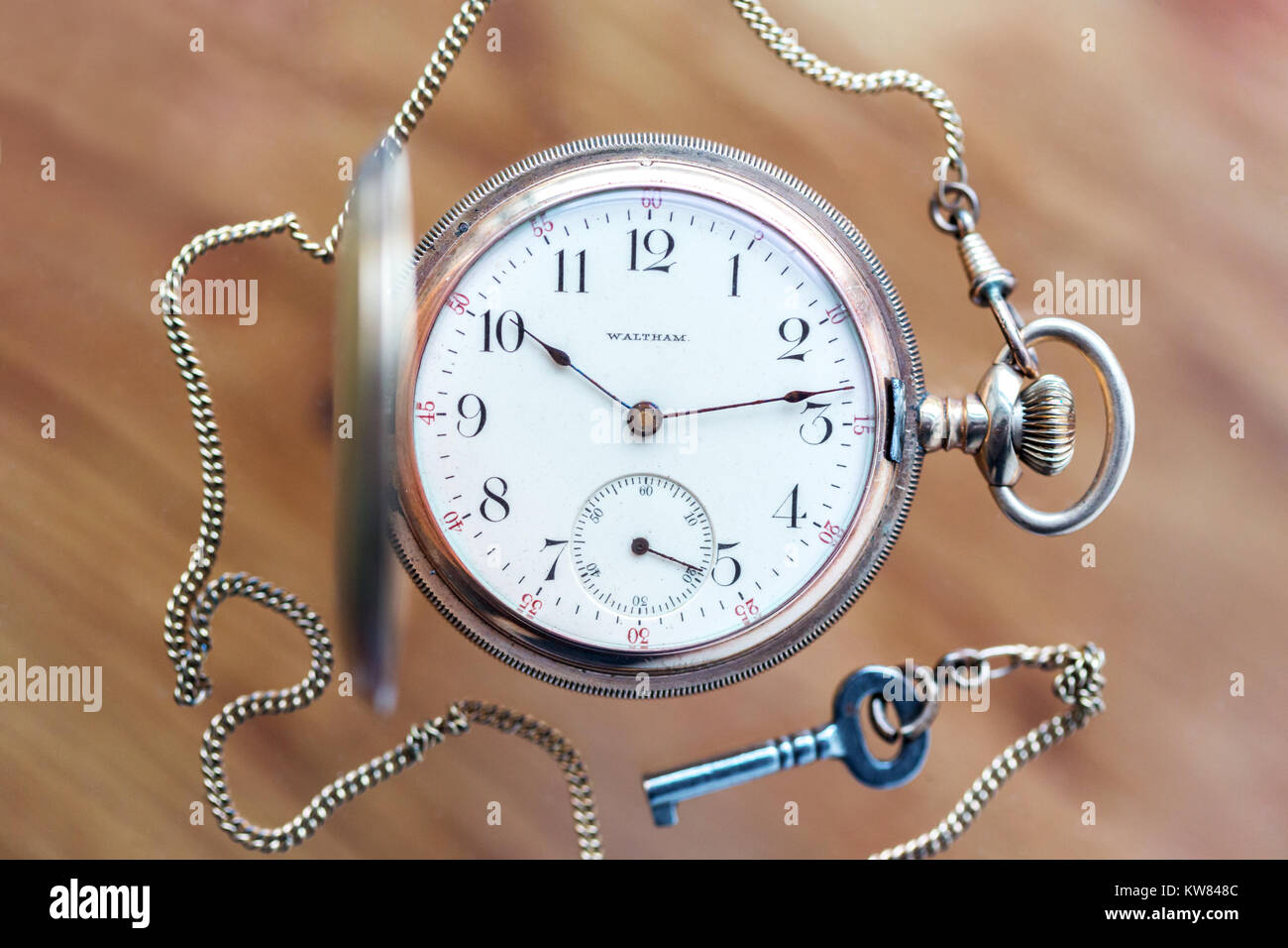 Old pocket watch with chain hi-res stock photography and images - Alamy