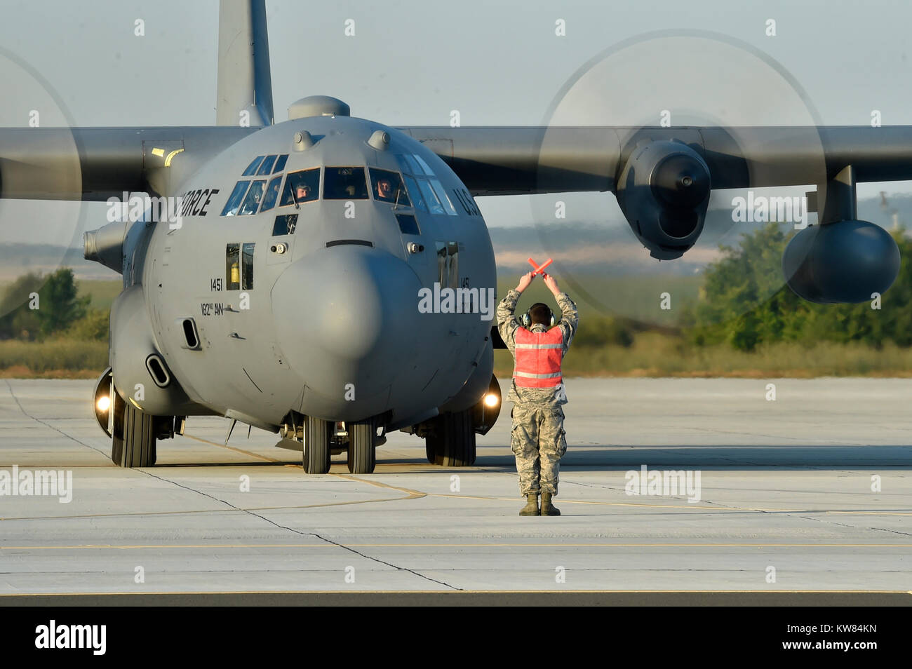 C-130 Hercules Taxiing Stock Photo - Alamy