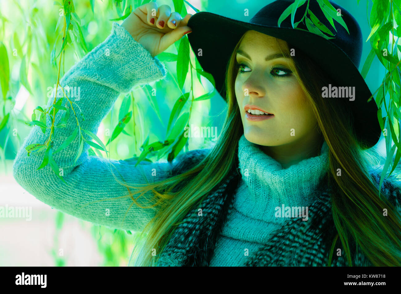 Waiting to meet someone hi-res stock photography and images - Alamy