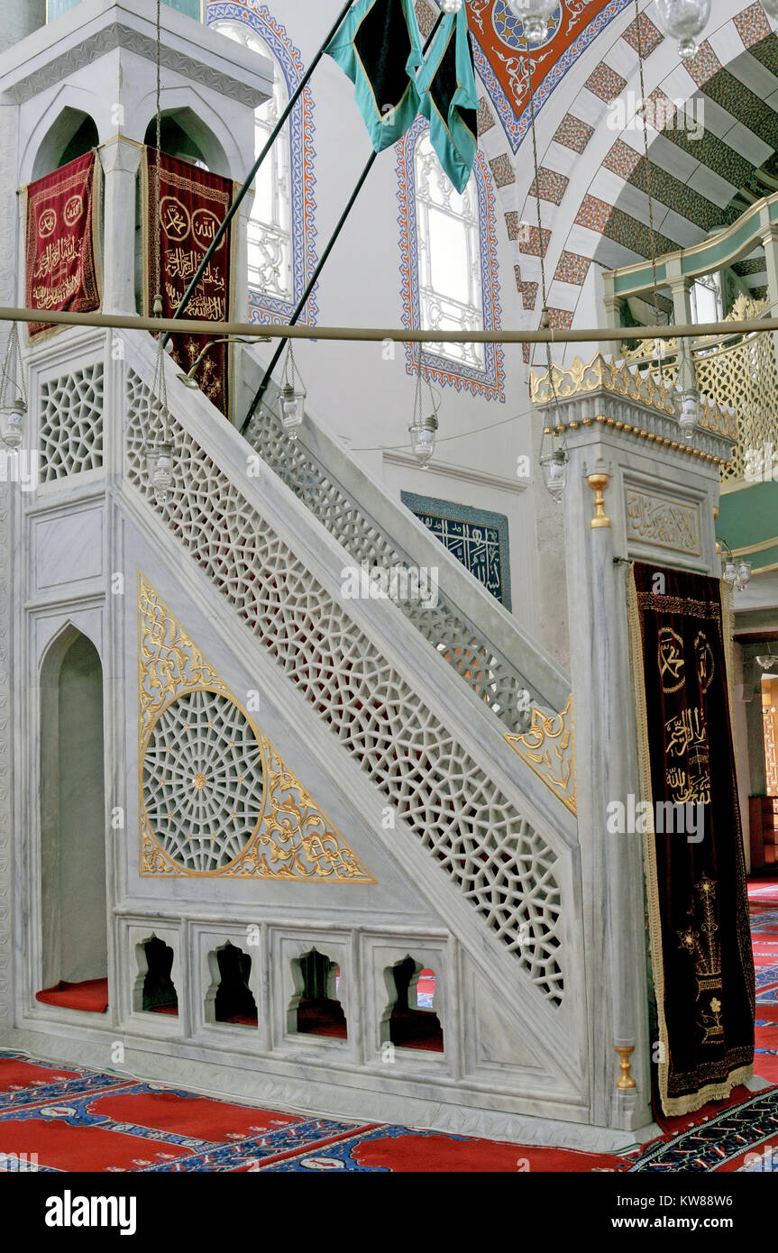 JANUARY 16,2010 ISTANBUL.The Atik Valide Mosque is an Ottoman mosque ...