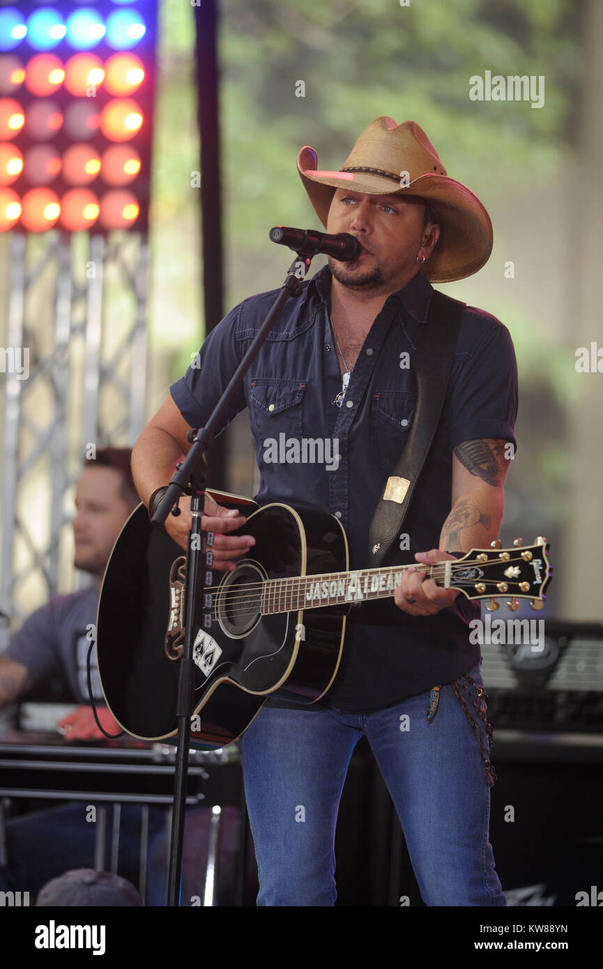 NEW YORK, NY - JULY 31: Jason Aldean performs on NBC's 'Today' at ...