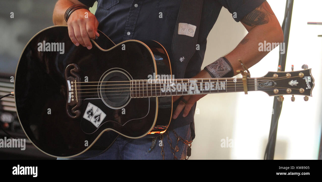 NEW YORK, NY - JULY 31: Jason Aldean performs on NBC's 'Today' at ...