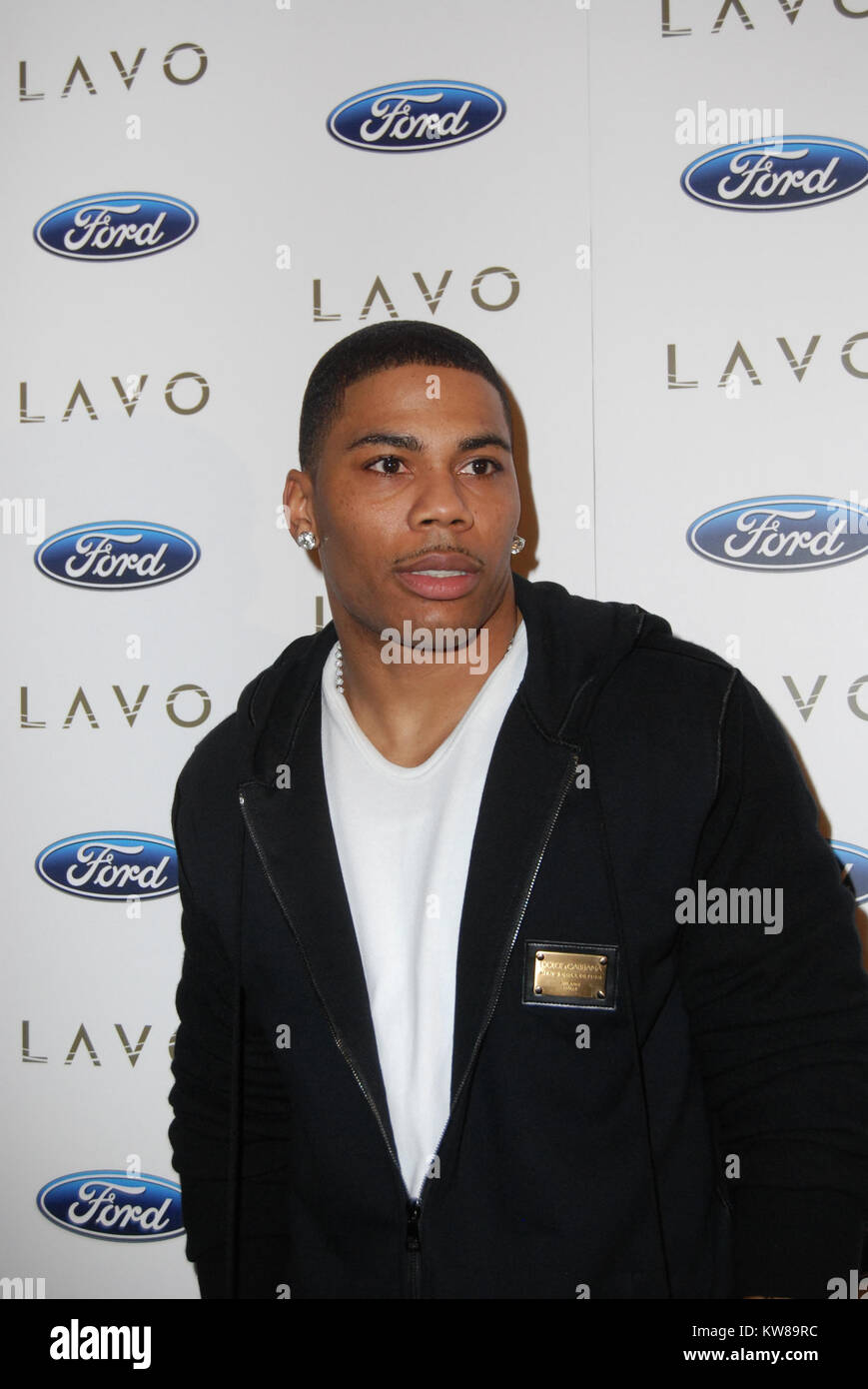LAS VEGAS - NOVEMBER 02: Singer Nelly arrives at his surprise birthday ...
