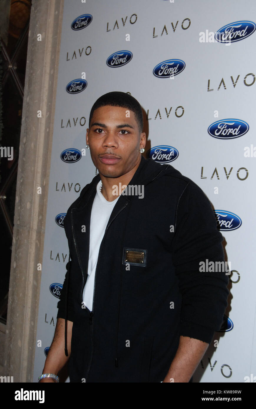 LAS VEGAS - NOVEMBER 02: Singer Nelly arrives at his surprise birthday ...