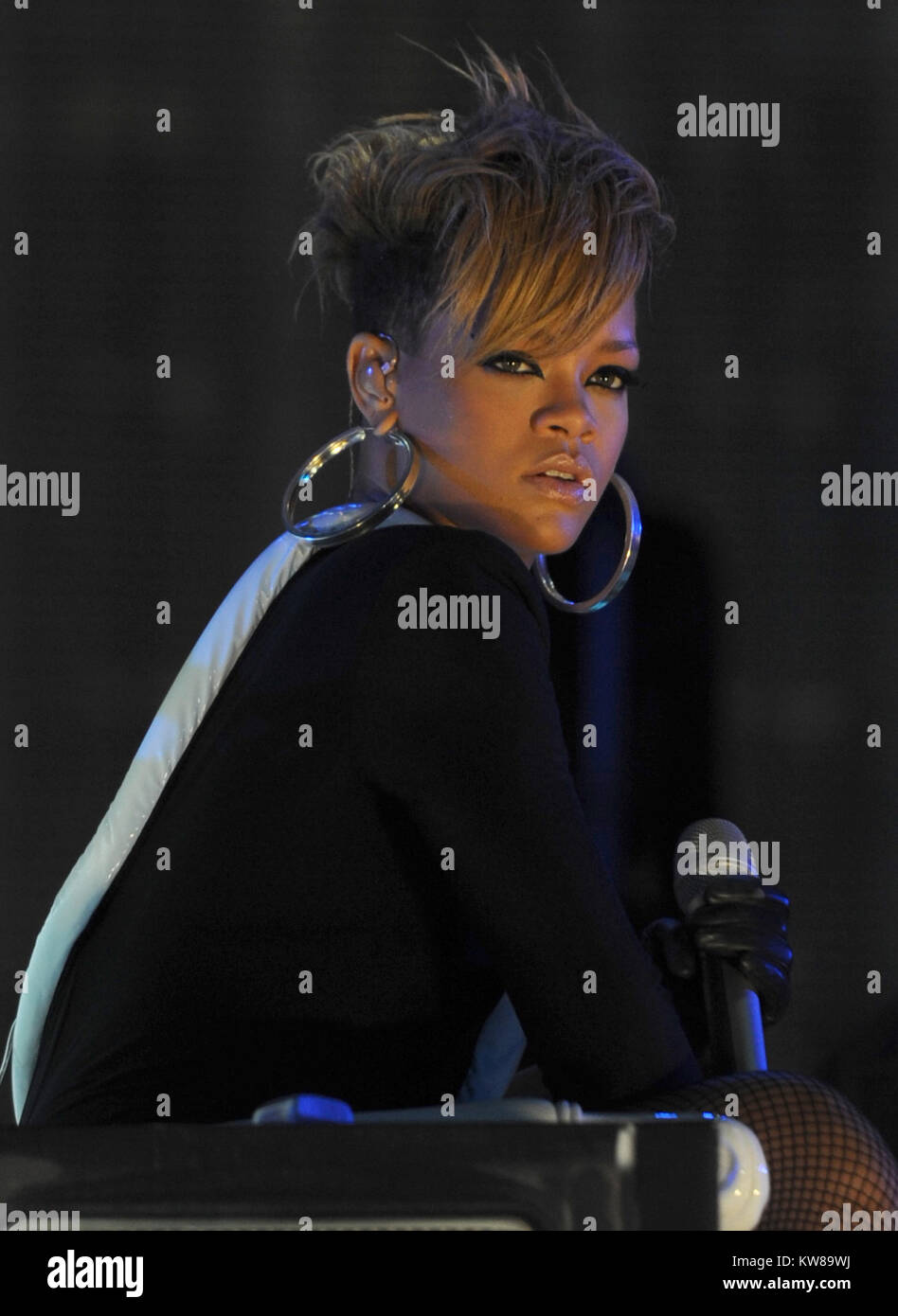 SMG Rihanna Pepsi Beach 020410 01.JPG MIAMI BEACH, FL - FEBRUARY 04 ...