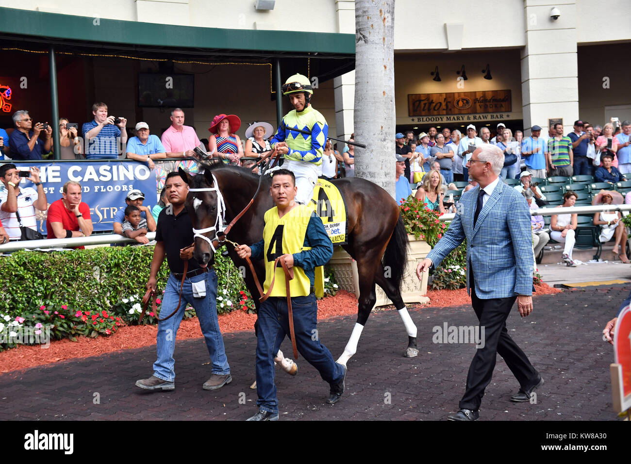 Number racing stables hi-res stock photography and images - Alamy