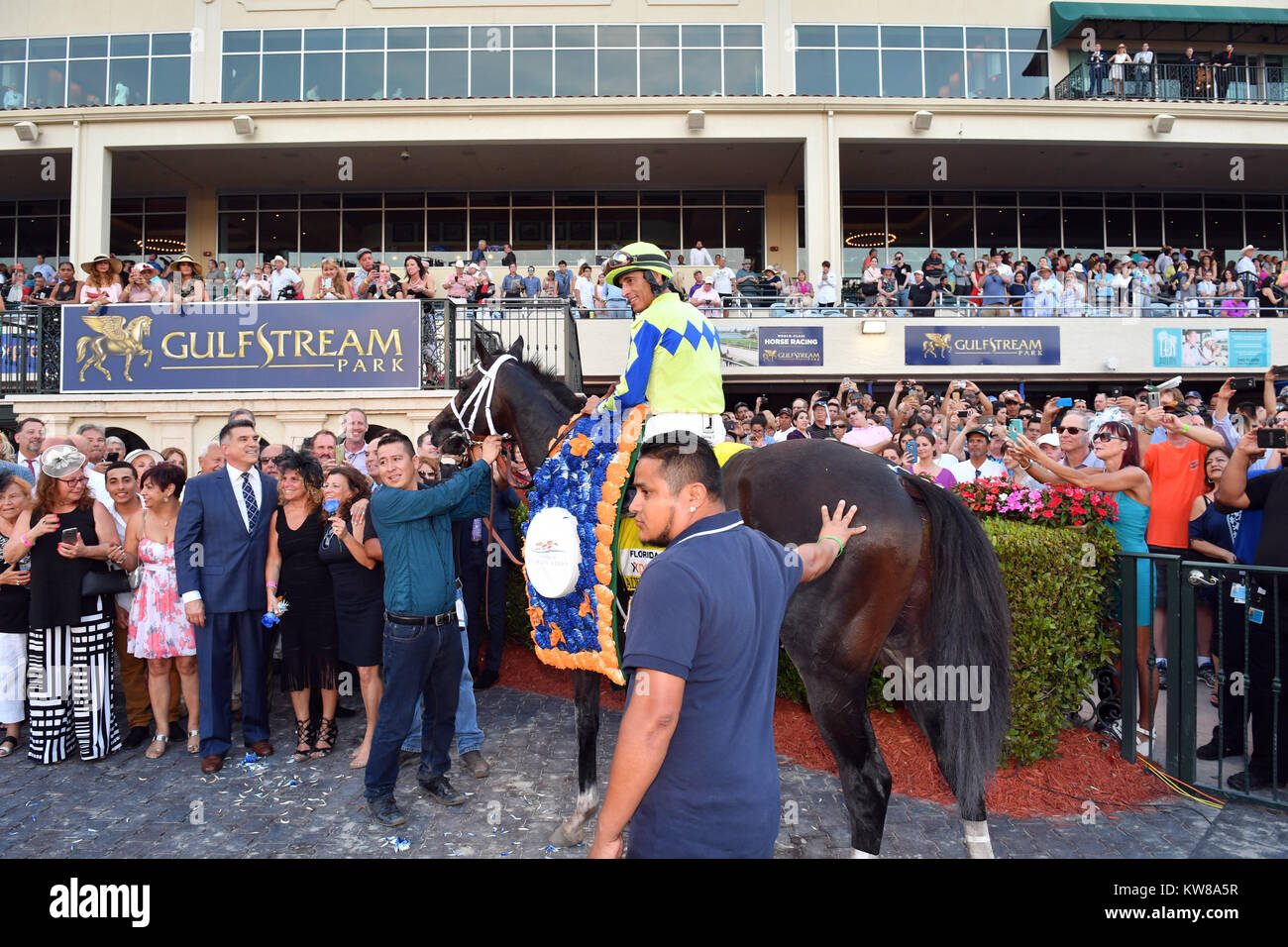Number racing stables hi-res stock photography and images - Alamy