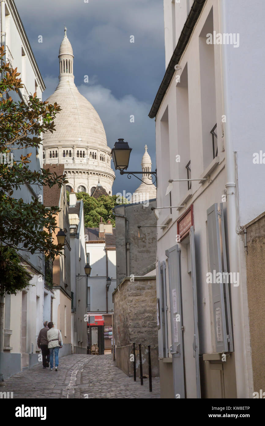 Church montmartre basilica hi-res stock photography and images - Alamy