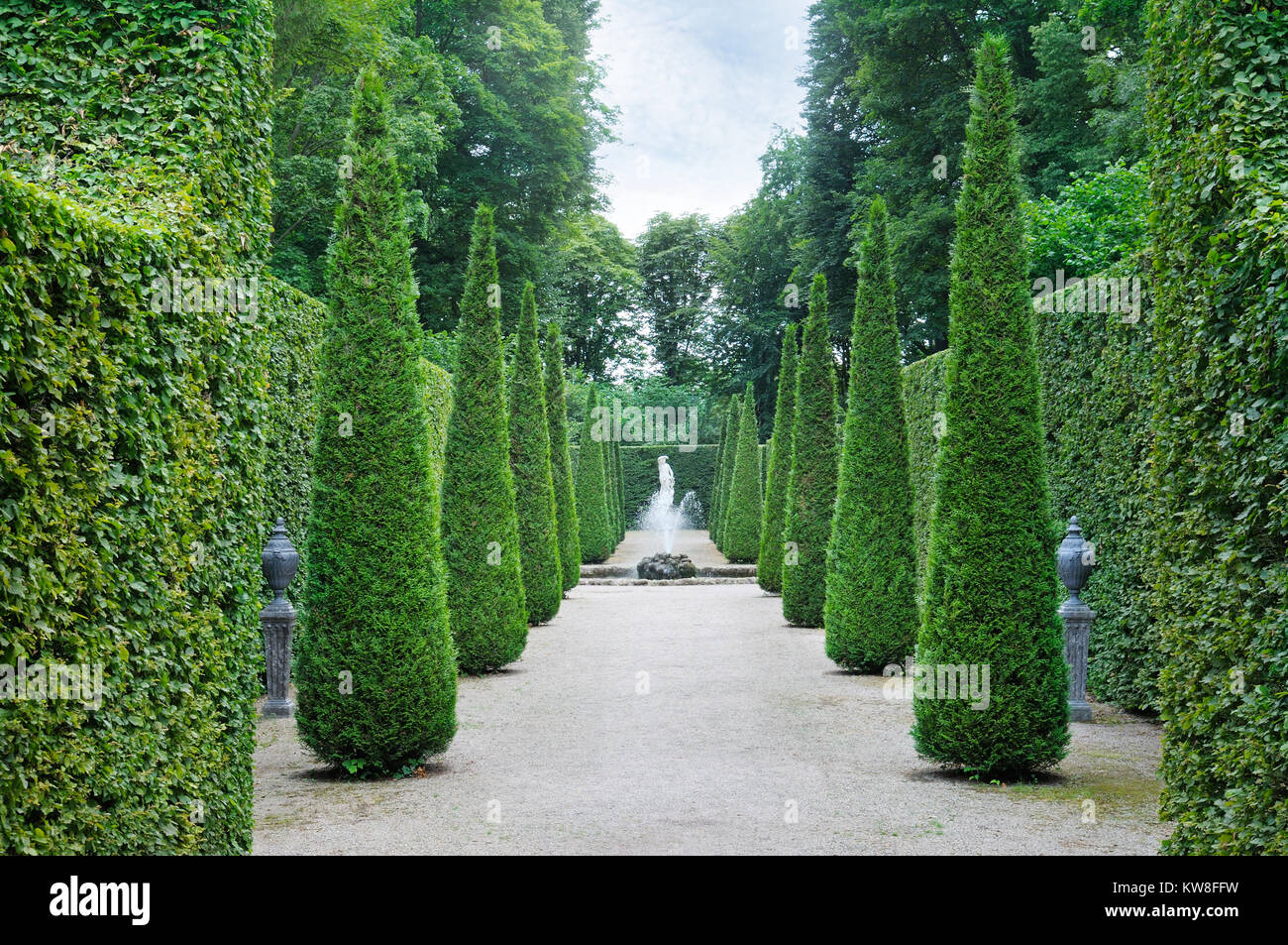 Beautiful alley in the park Stock Photo - Alamy