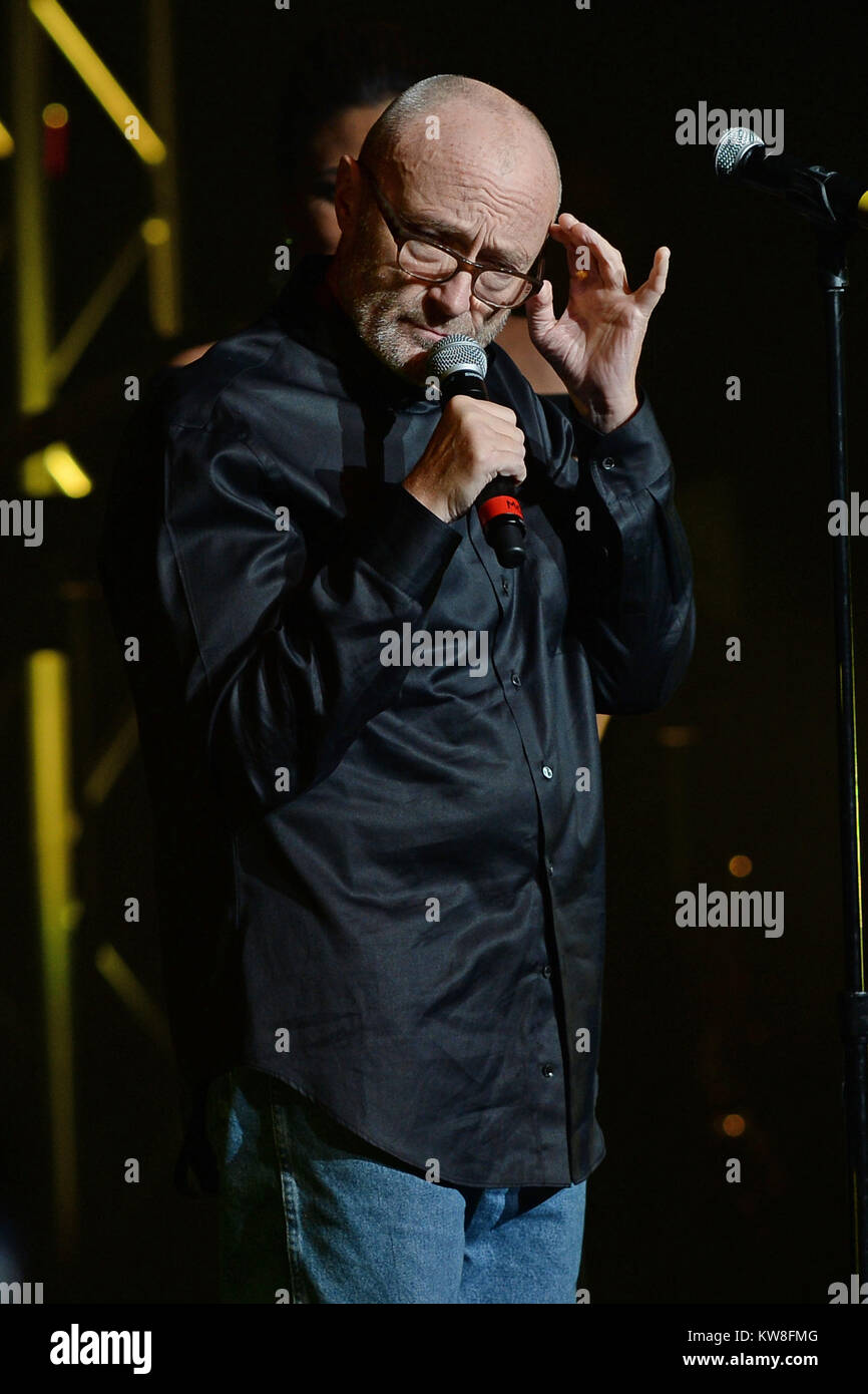 Phil collins funny face hi-res stock photography and images - Alamy