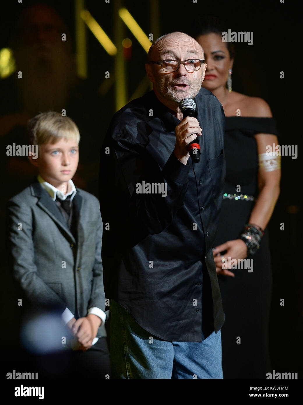 Phil collins funny face hi-res stock photography and images - Alamy