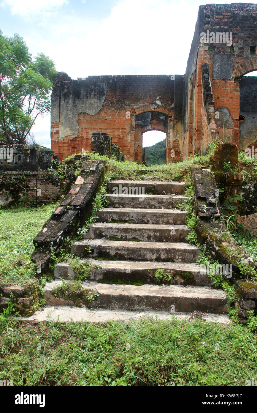 Ruins of old brick temple in Sienghuang, Laos Stock Photo - Alamy