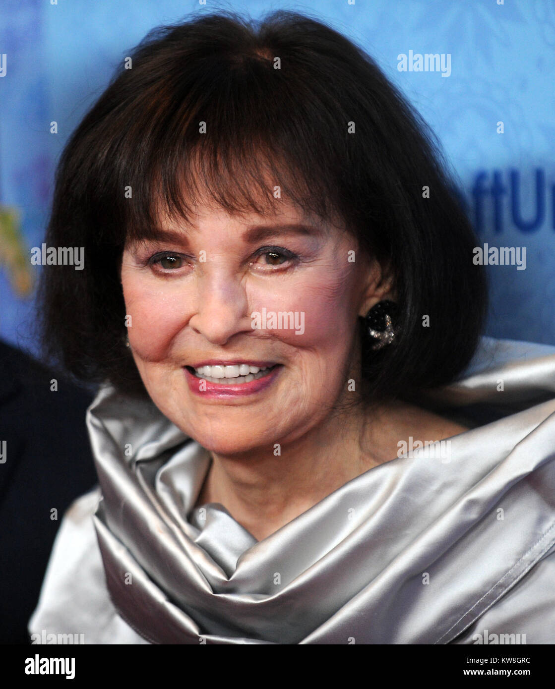 NEW YORK, NEW YORK - APRIL 04: Gloria Vanderbilt, Anderson Cooper ...