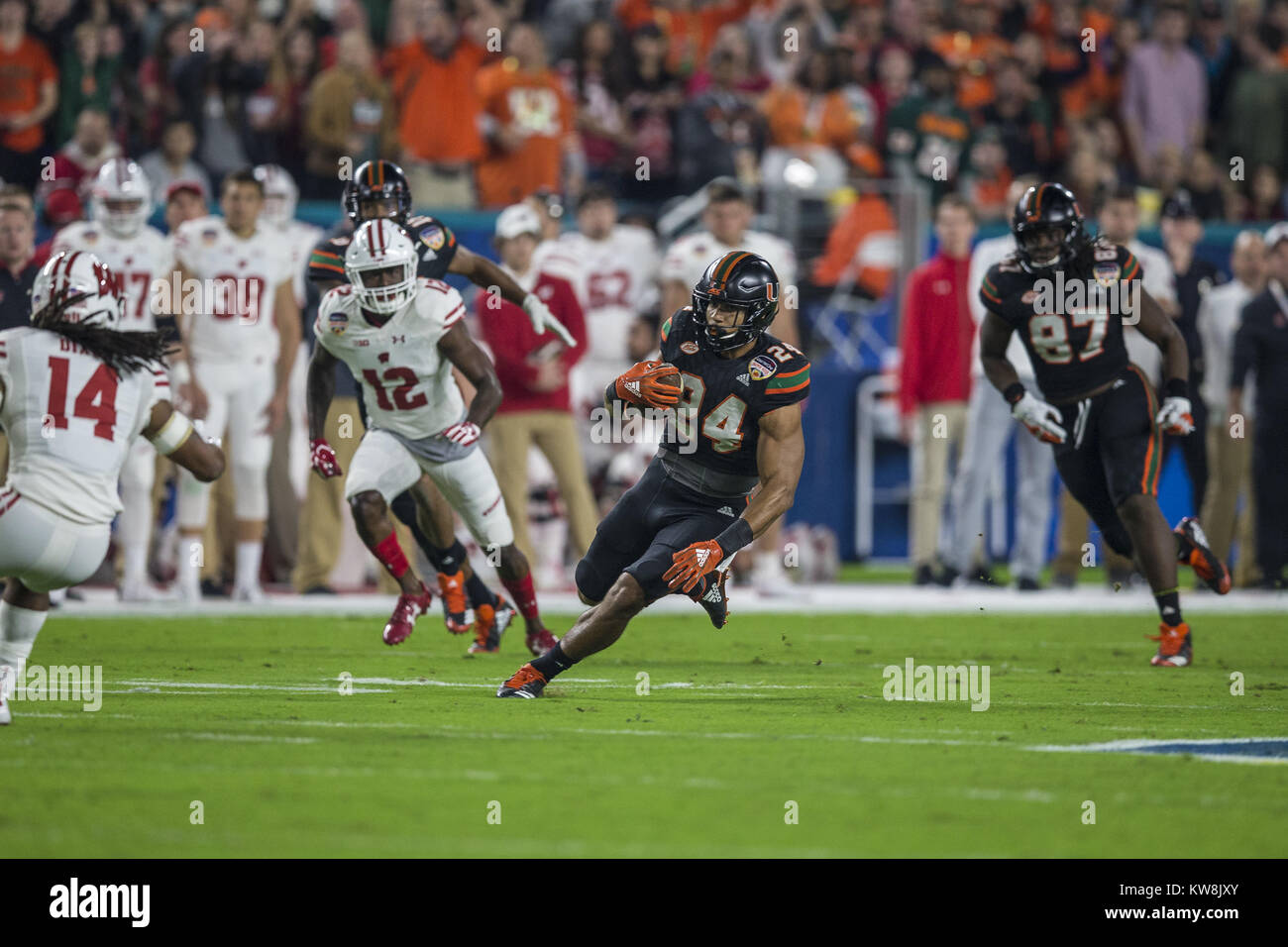 Miami hurricanes running back hi-res stock photography and images - Alamy