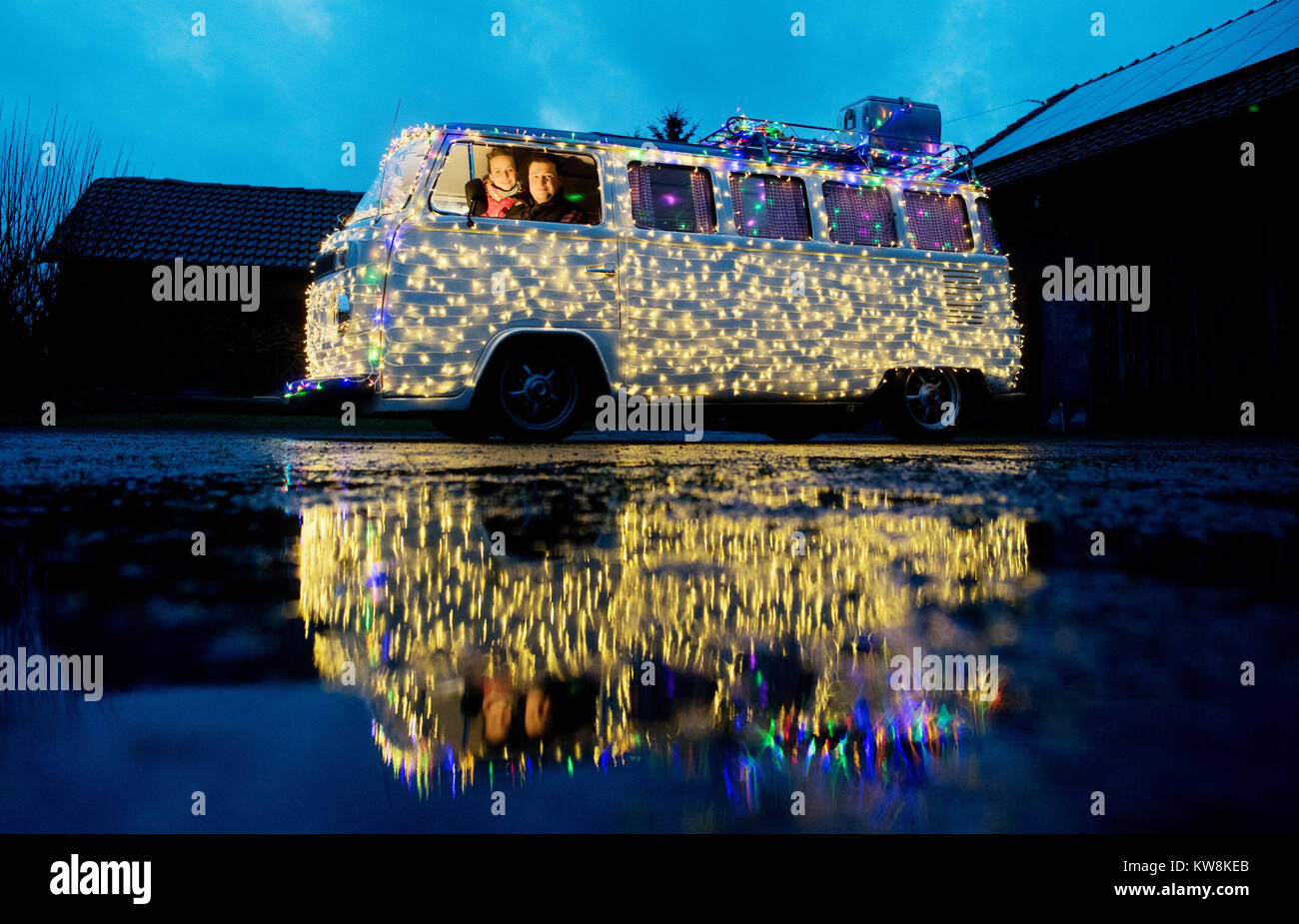 Wunstorf, Germany. 30th Dec, 2017. Alexander Frank and his wife Katrin ...