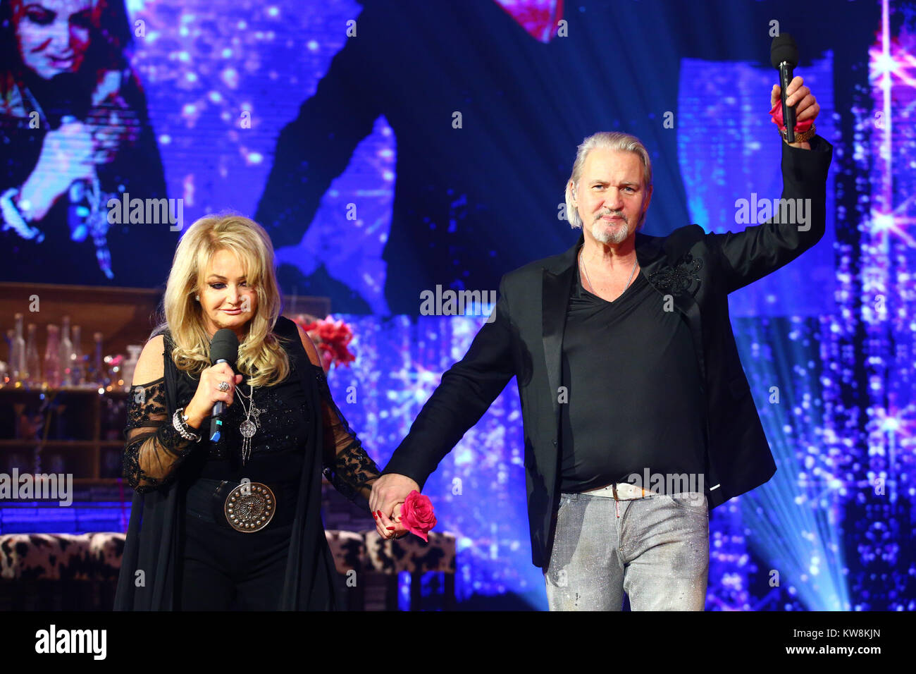 Graz, Austria. 30th Dec, 2017. Welsh singer Bonnie Tyler and Irish ...