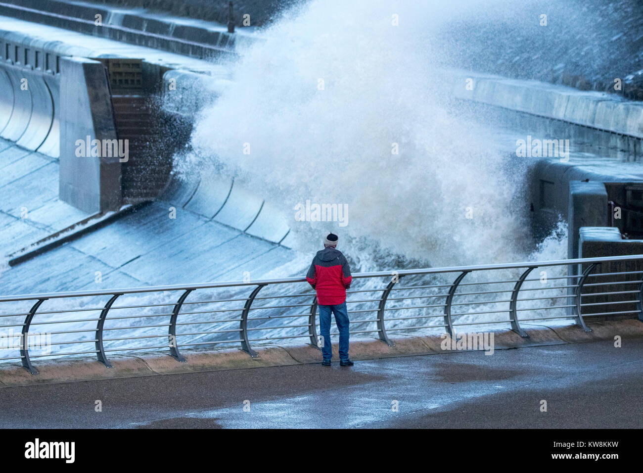 Windy blackpool high seas hi-res stock photography and images - Alamy