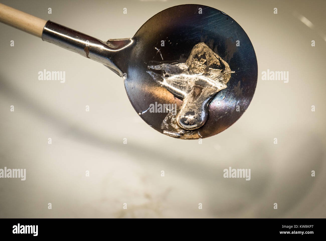 Pouring of molten lead hi-res stock photography and images - Alamy