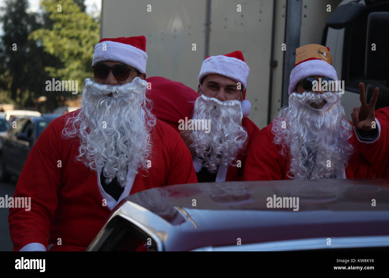 Gaza City, The Gaza Strip, Palestine. 31st Dec, 2017. Palestinians ...