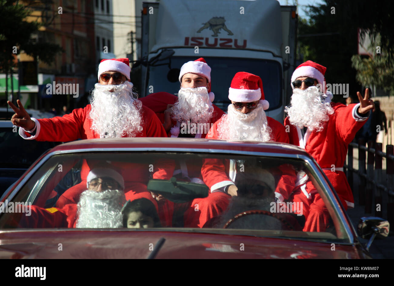 Gaza City, The Gaza Strip, Palestine. 31st Dec, 2017. Palestinians ...