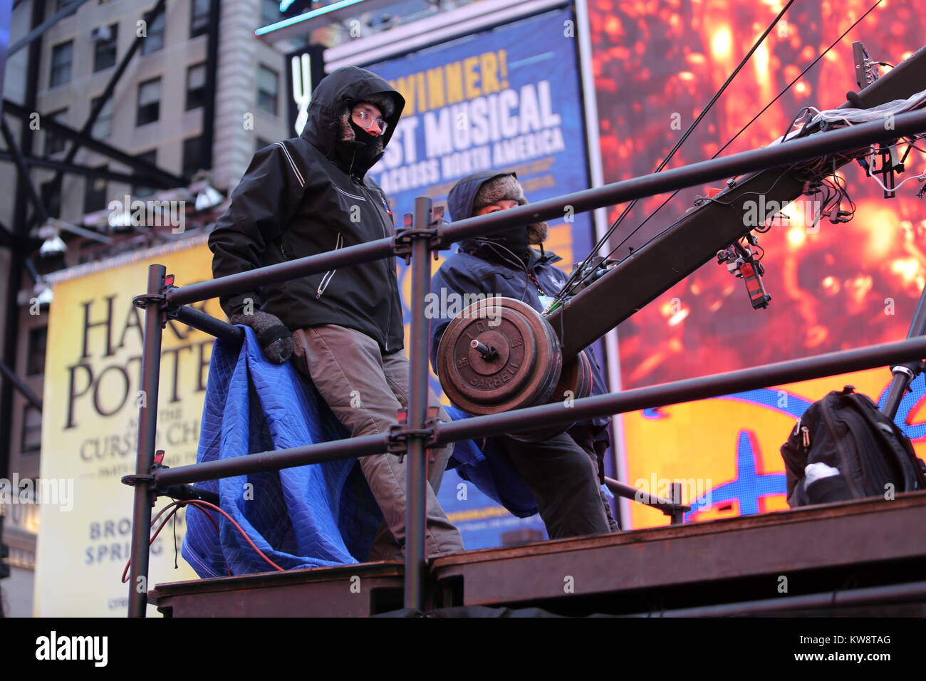 Getting ready:Times Square New Years Eve 2018 Stock Photo - Alamy