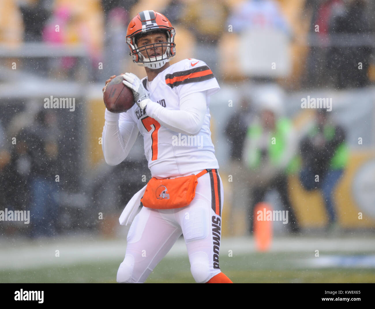 Pittsburgh, PA, USA. 31st Dec, 2017. Browns DeShone Kizer #7 during the ...