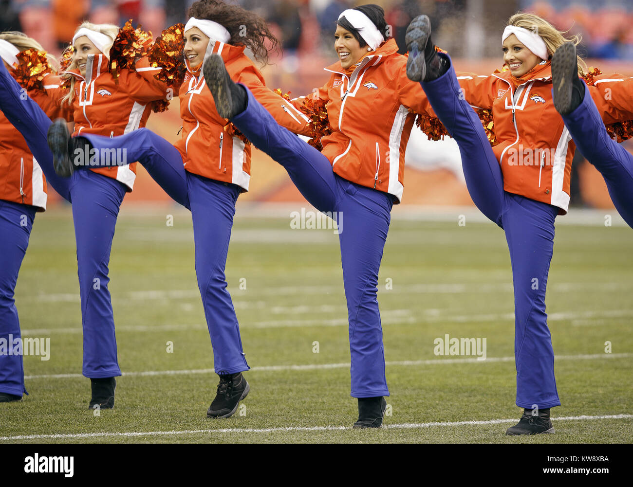 Denver broncos cheerleaders hi-res stock photography and images - Alamy