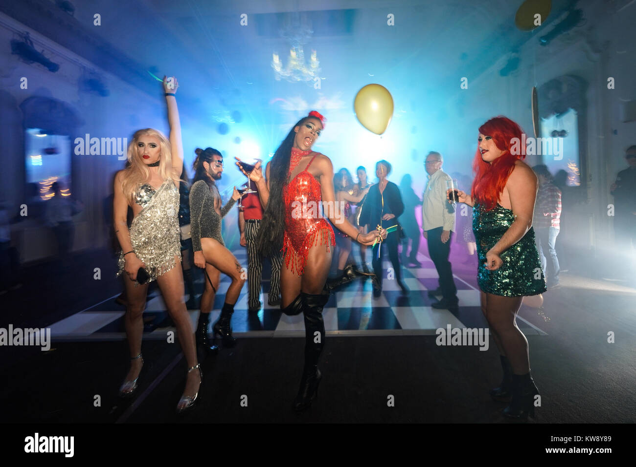 Club transvestite hi-res stock photography and images - Alamy