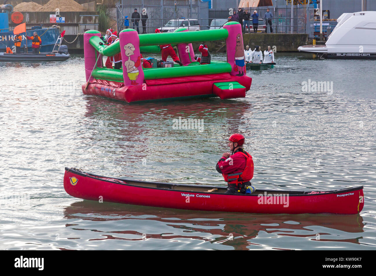 Floating boxing ring hi-res stock photography and images - Alamy