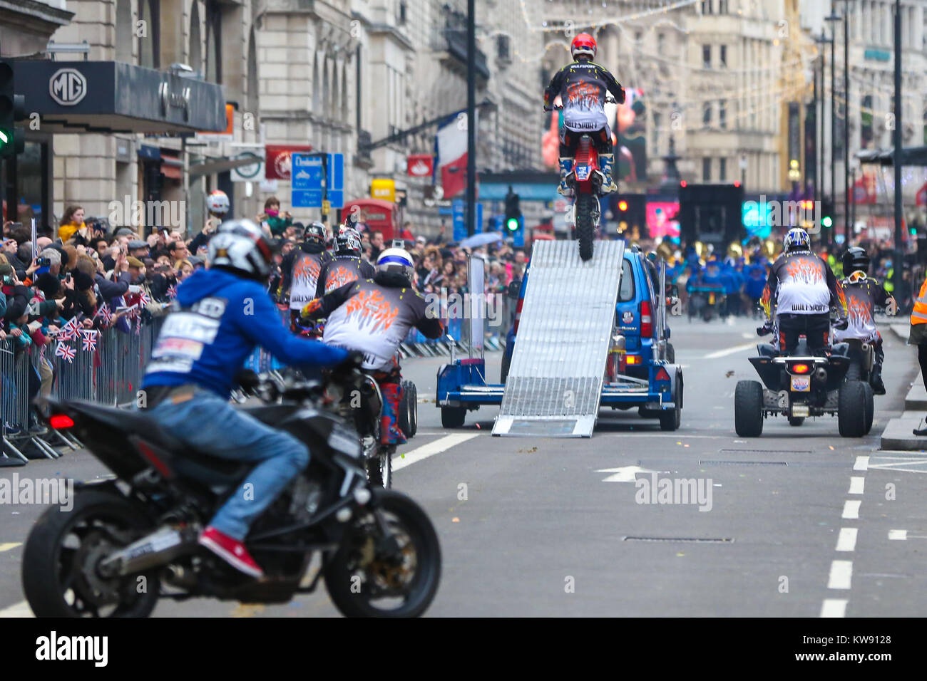 London, UK. 01st Jan, 2018. Performers parade during the annual New ...