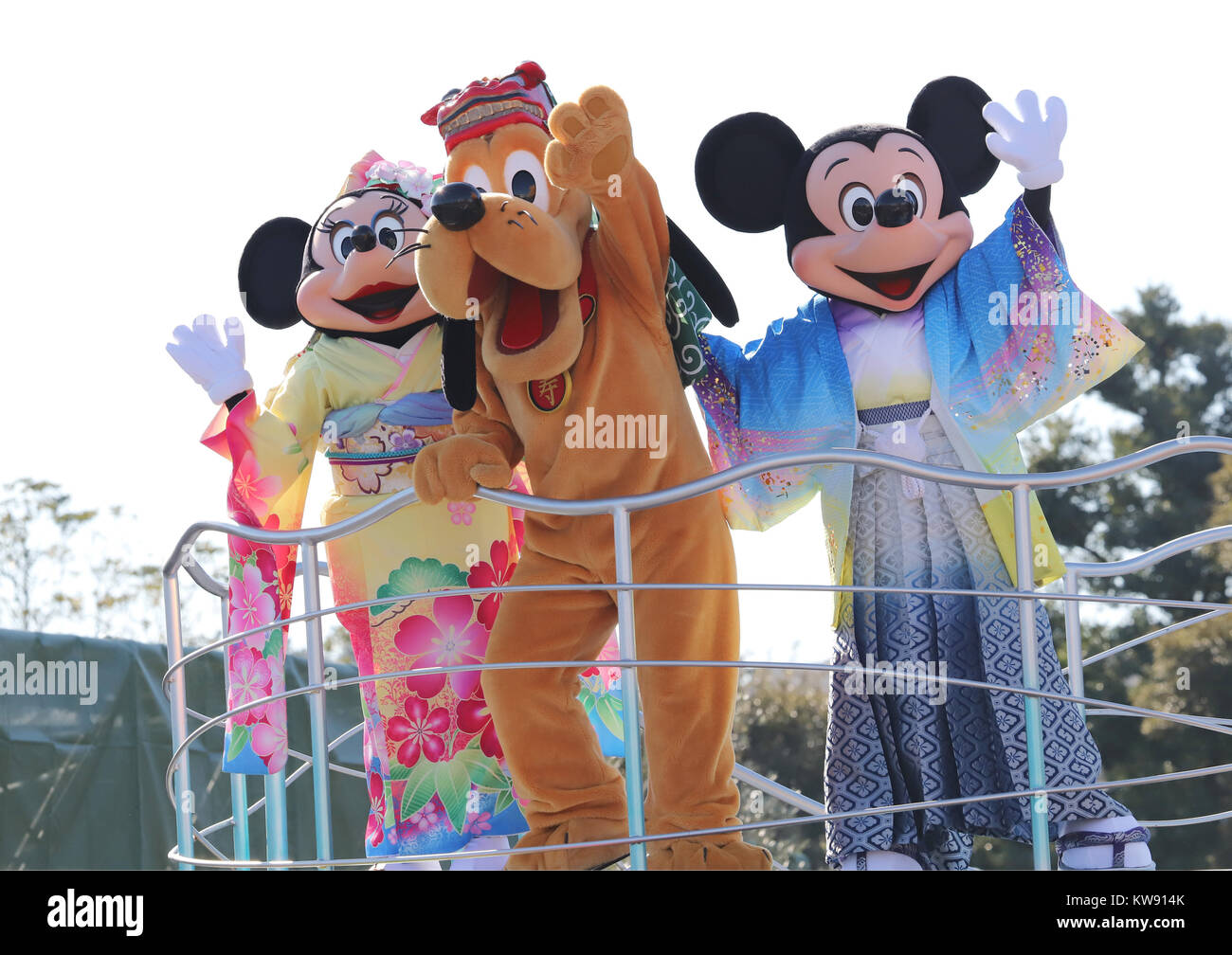 Tokyo disneyland parade hi-res stock photography and images - Alamy