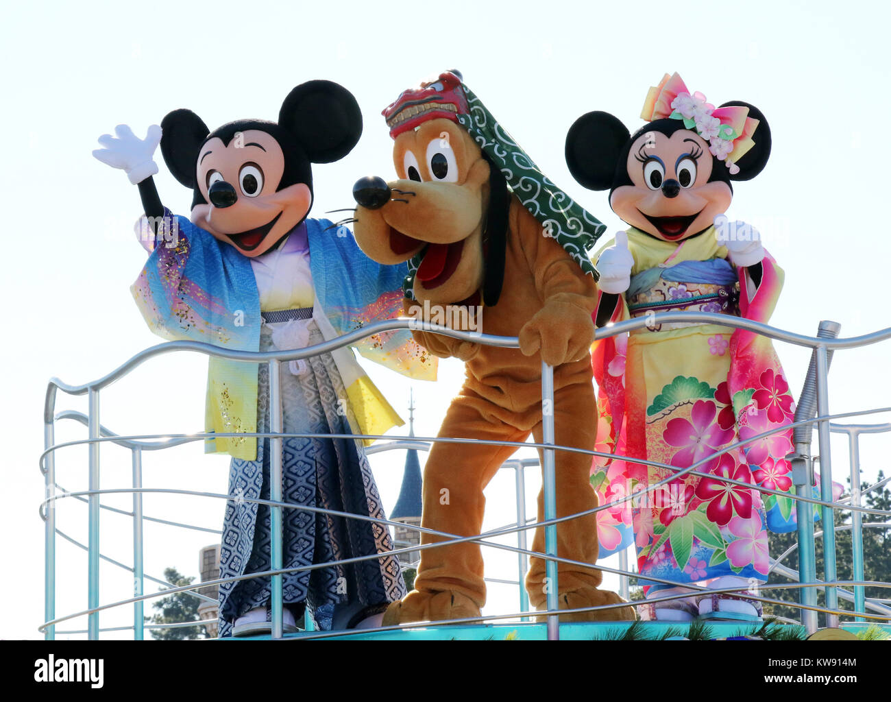Tokyo disneyland parade hi-res stock photography and images - Alamy