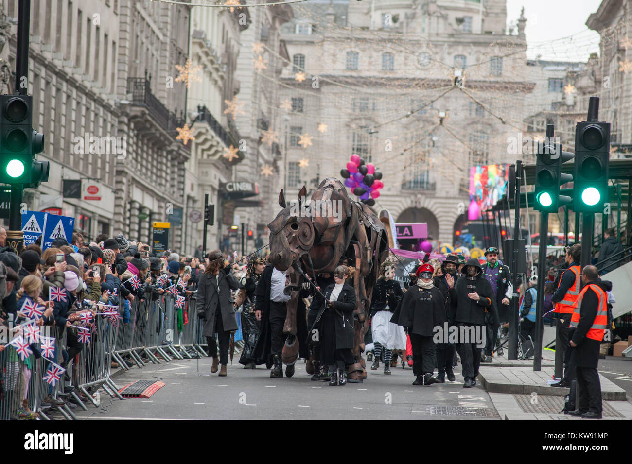 Redbridge mammoth circus hi-res stock photography and images - Alamy