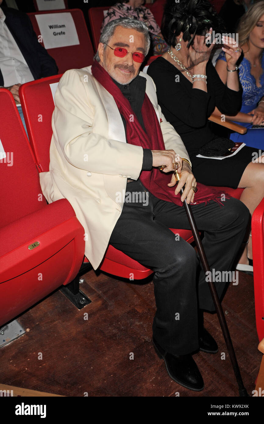 BOCA RATON, FL - MARCH 11: Actor Burt Reynold, Suzanne Niedland and ...