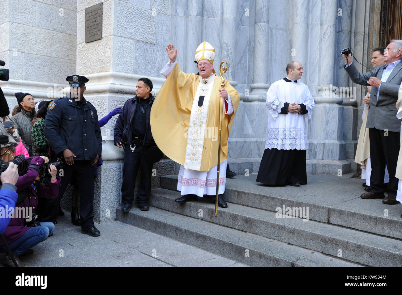 NEW YORK, NEW YORK - MARCH 27: Parade participants display costumes ...