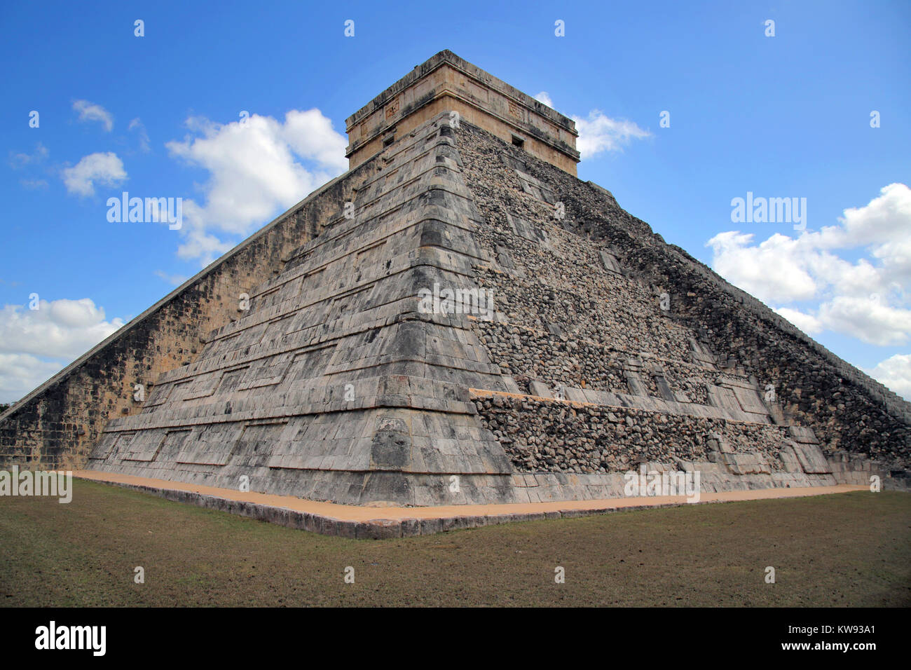 the great pyramit of kukulcan in the ancient mayan buildings at chicken ...