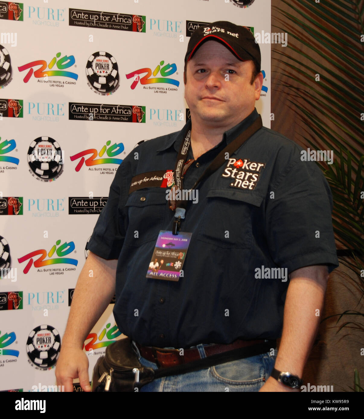LAS VEGAS - JULY 5: Jason Alexander gets ready to compete in the Ante ...