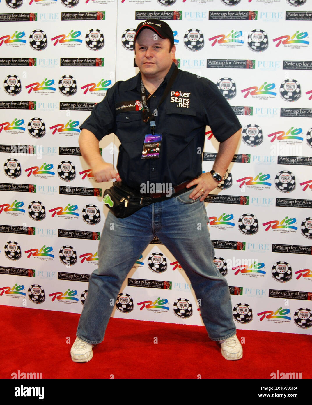 LAS VEGAS - JULY 5: Jason Alexander gets ready to compete in the Ante ...