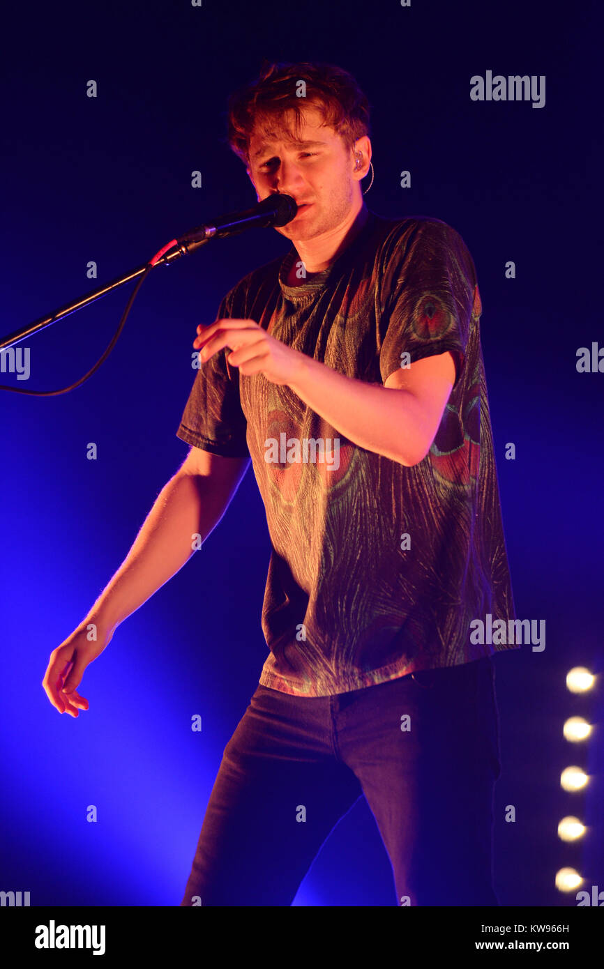 FORT LAUDERDALE, FL - DECEMBER 08: Dave Bayley of Glass Animals ...